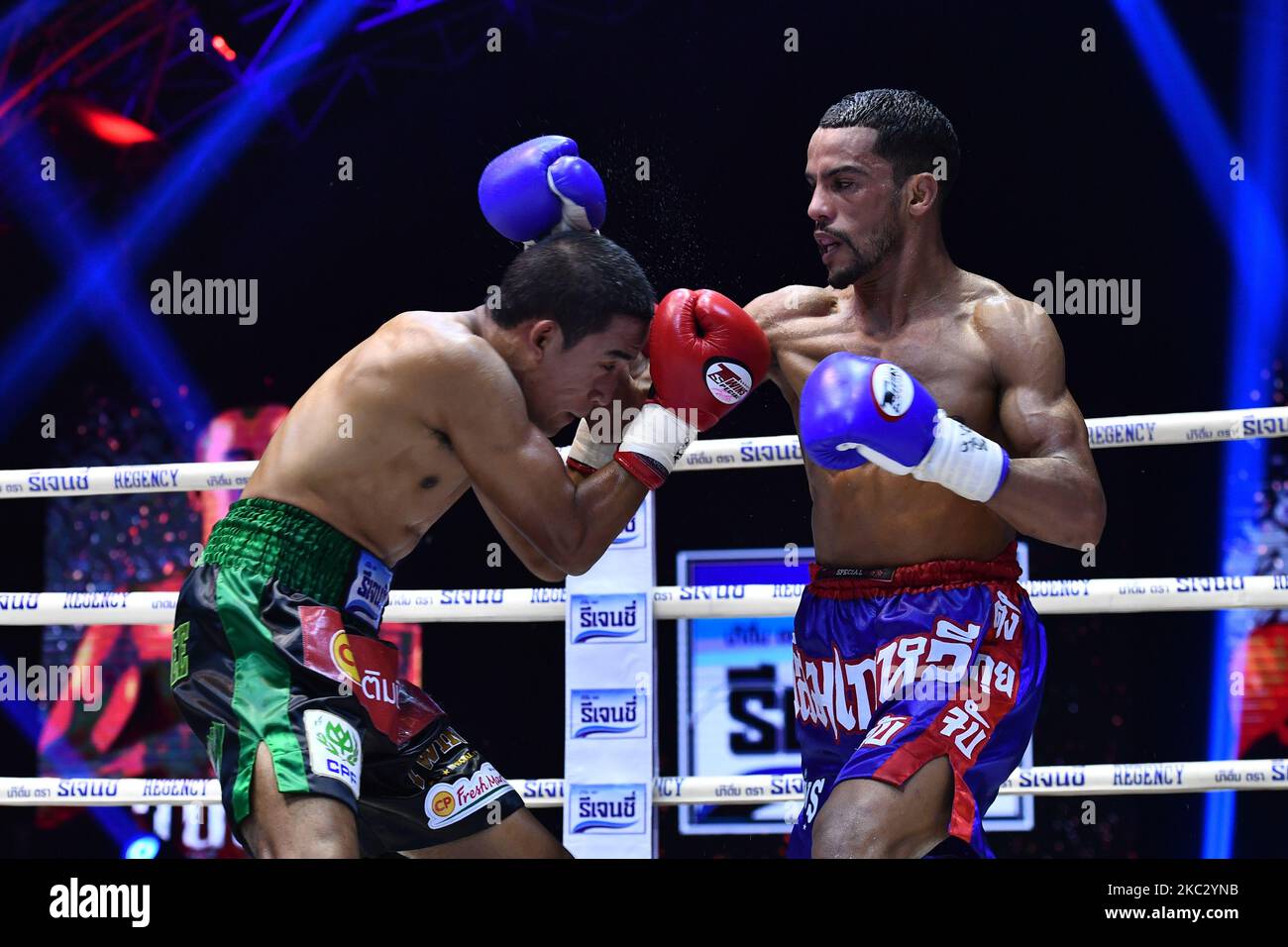 Rangsit international boxing stadium hi-res stock photography and ...