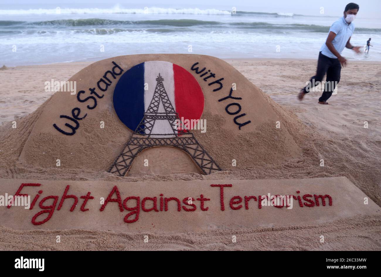 Indian sand artist sudarsan pattnaik hi-res stock photography and ...