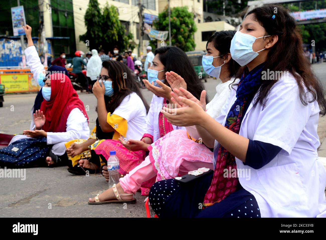Bangladeshi medical students hi-res stock photography and images - Alamy