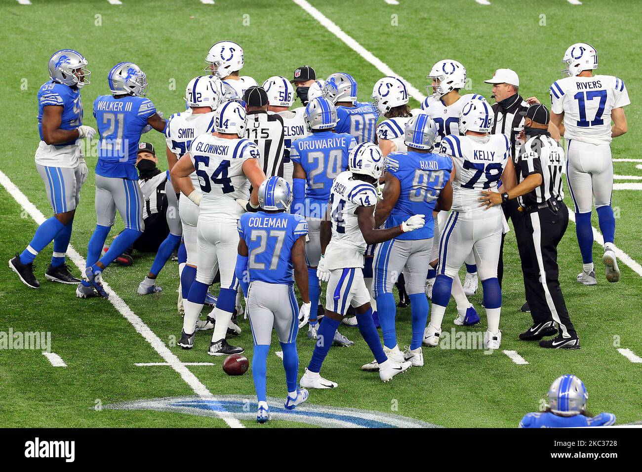Nfl referees hi-res stock photography and images - Alamy