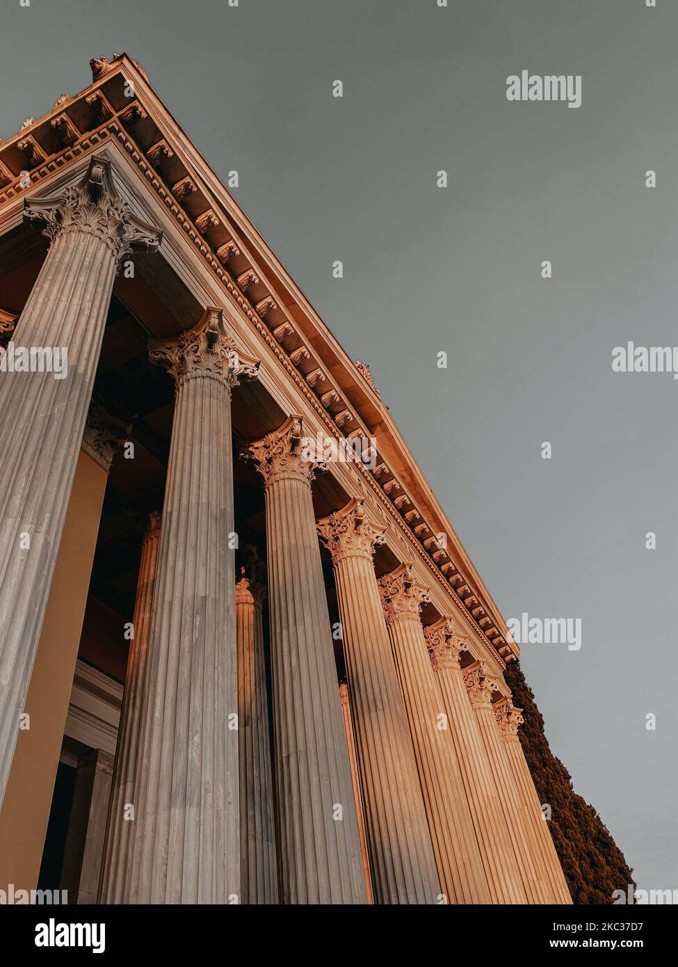 Parthenon style hi-res stock photography and images - Alamy