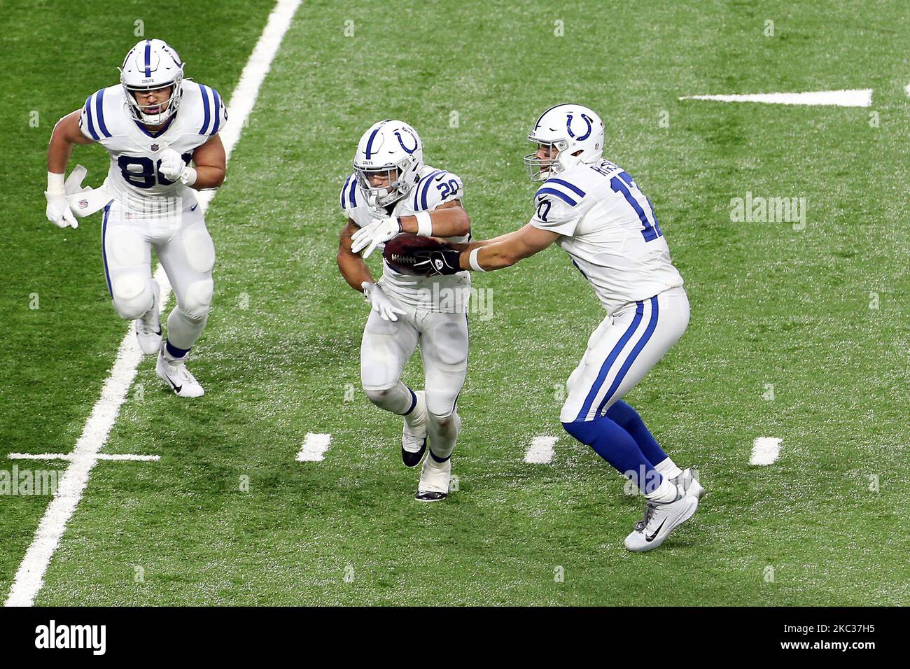 Handoff hi-res stock photography and images - Alamy