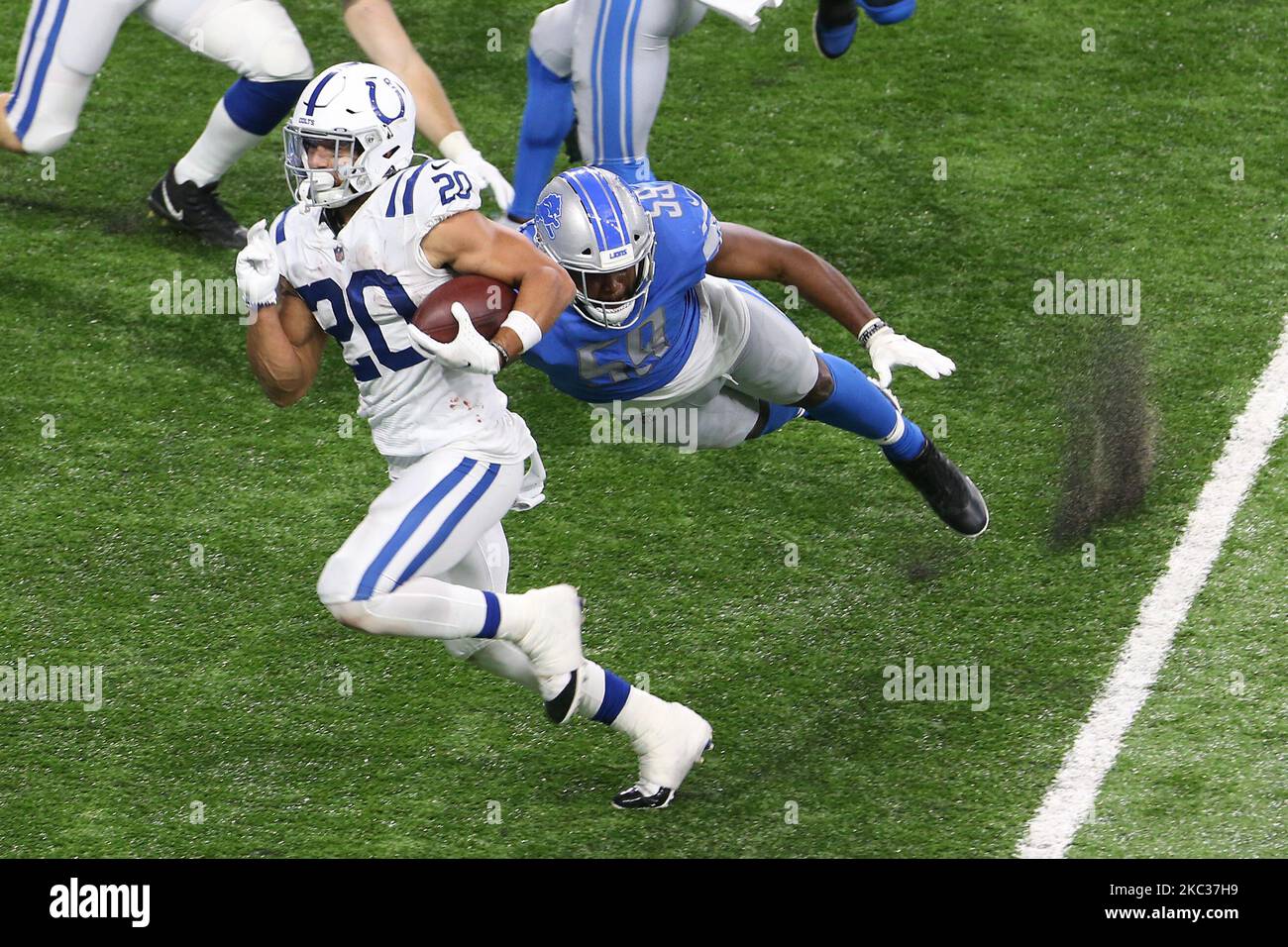 Two point conversion hi-res stock photography and images - Alamy
