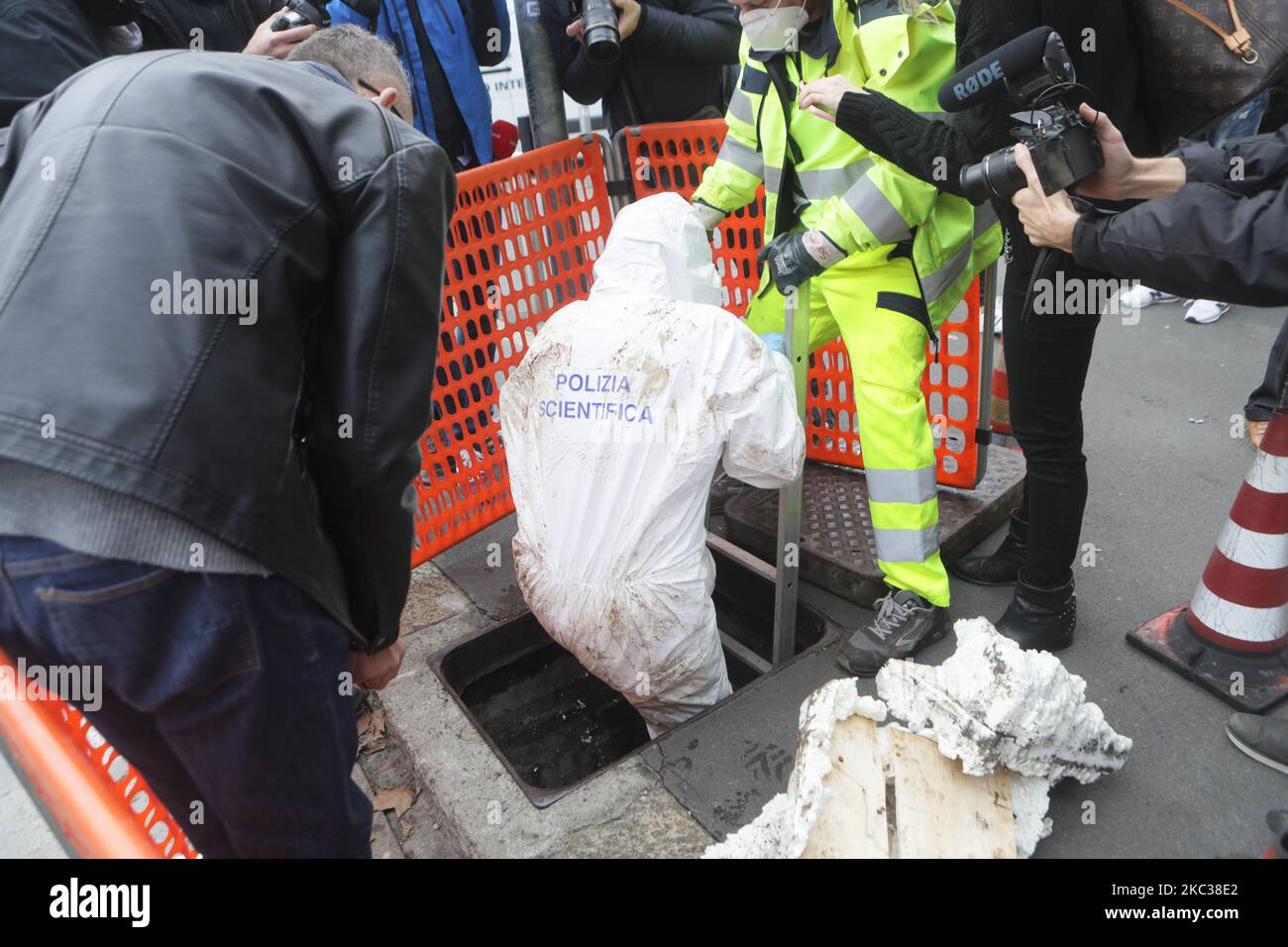 Robbery milan hi-res stock photography and images - Alamy