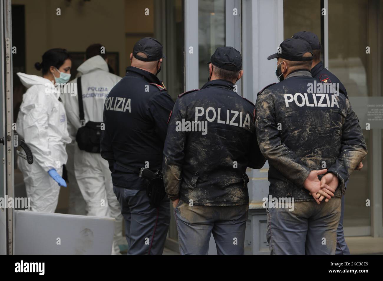 Robbery milan hi-res stock photography and images - Alamy