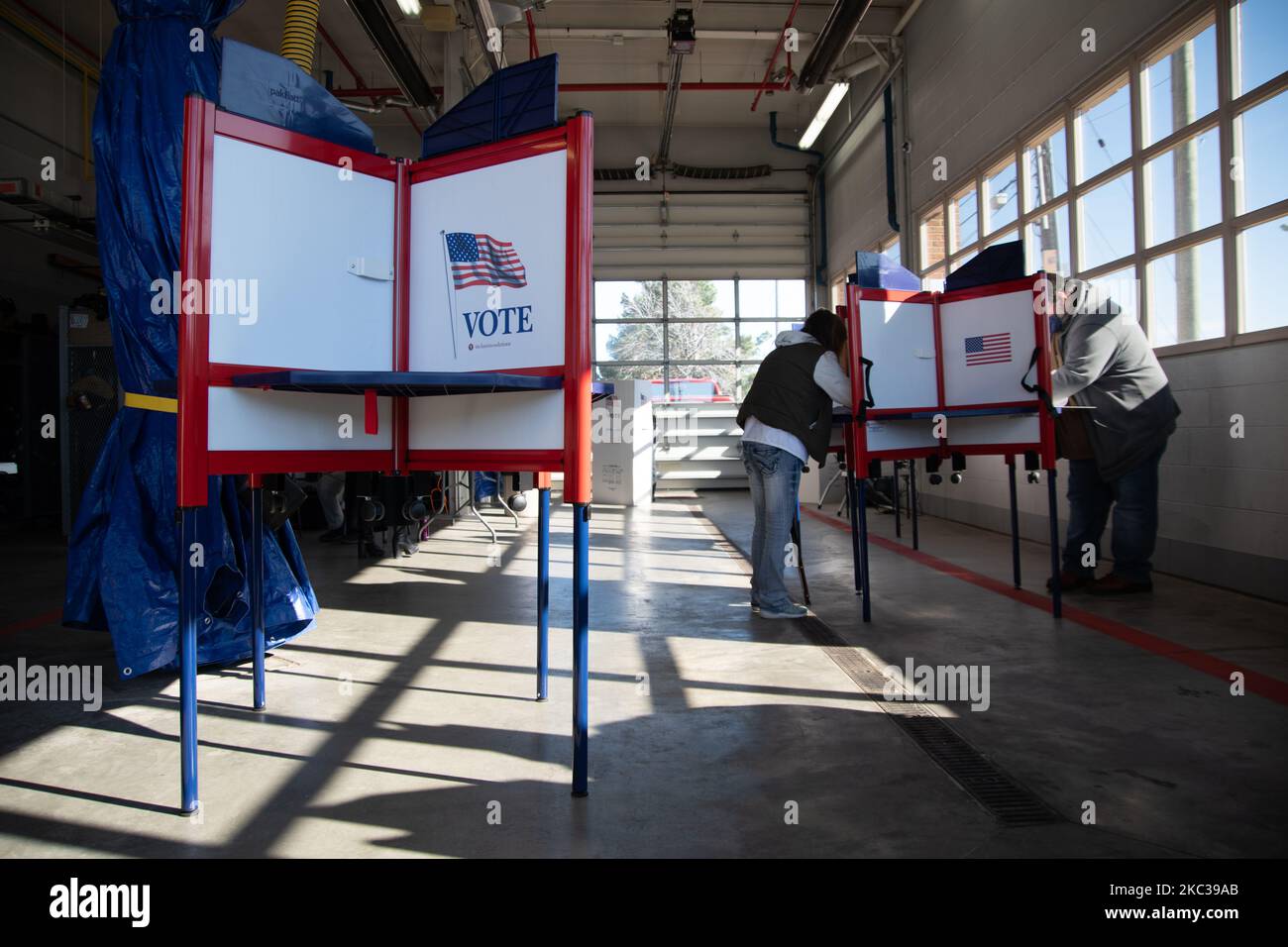 American voters cast their ballots in the Metro Detroit suburb, Royal ...