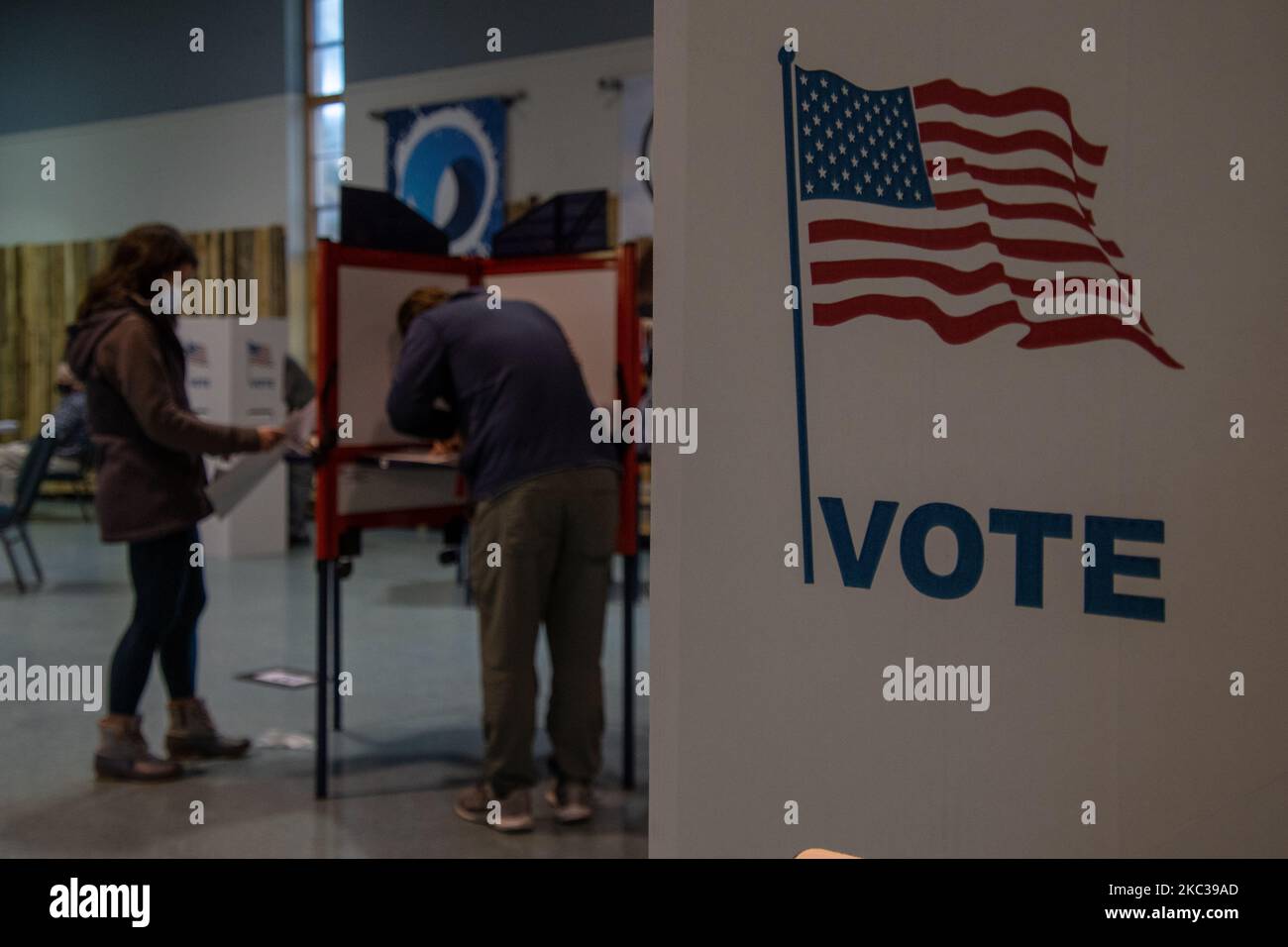 American voters cast their ballots in the Metro Detroit suburb, Royal ...
