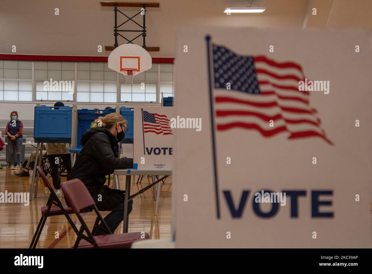 American voters cast their ballots in the Metro Detroit suburb ...