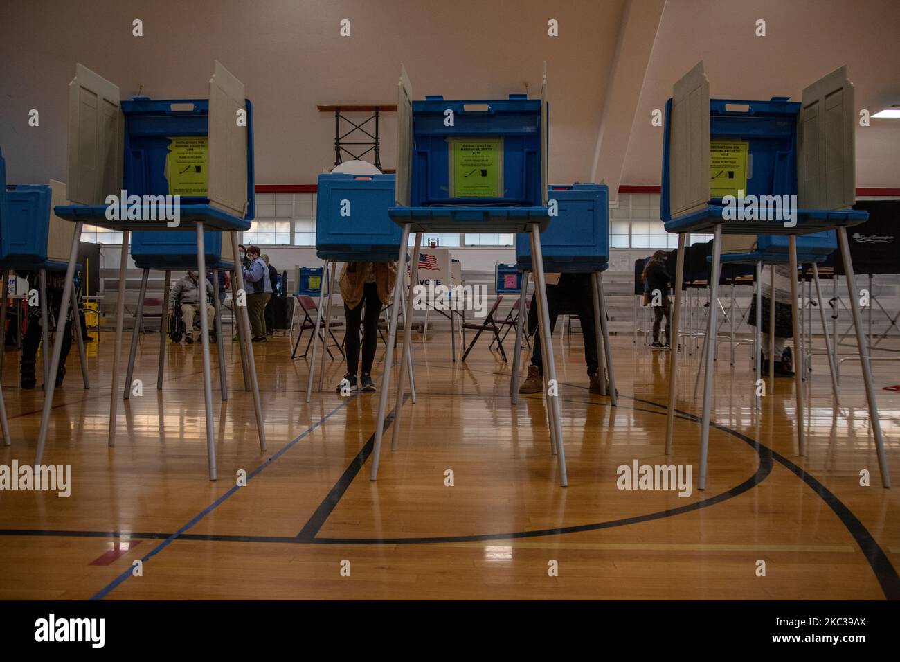 American voters cast their ballots in the Metro Detroit suburb ...