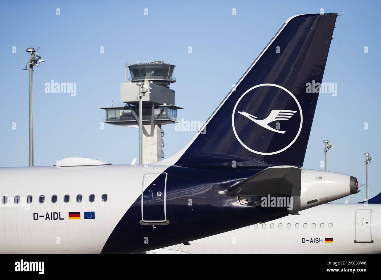 Airplane of lufthansa hi-res stock photography and images - Alamy
