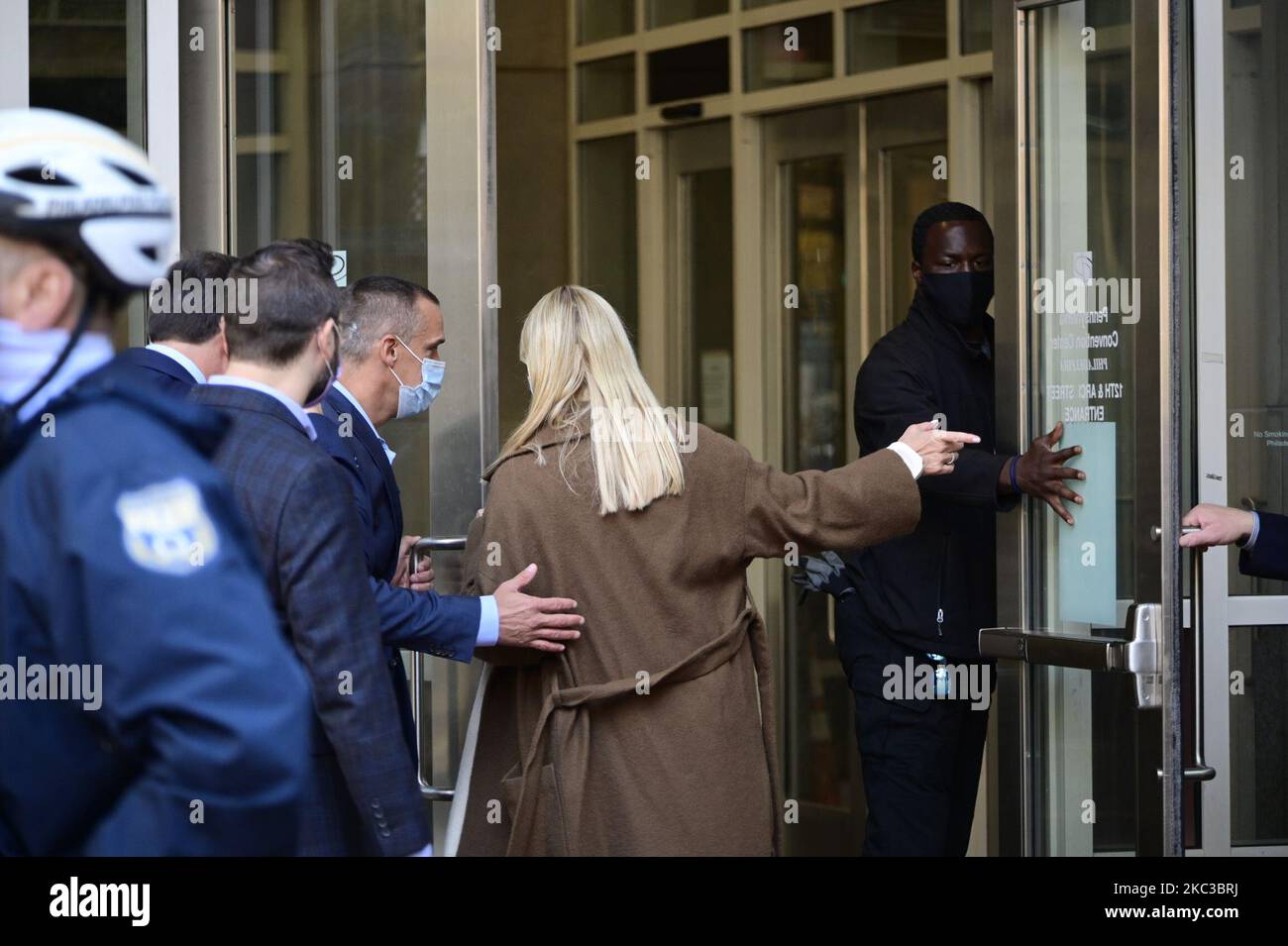 Pam bondi hi-res stock photography and images - Alamy