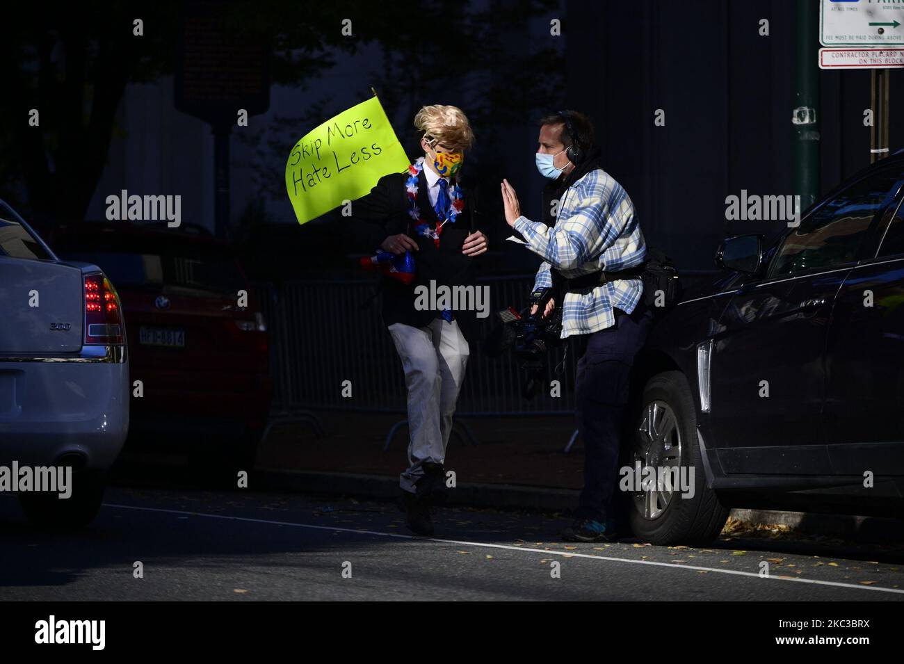 Pam bondi hi-res stock photography and images - Alamy