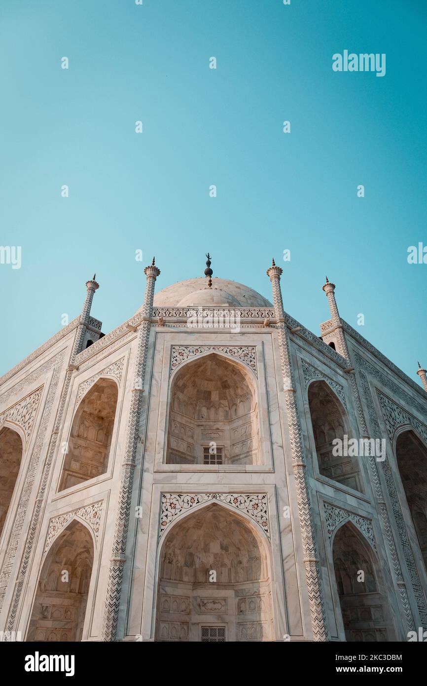 A vertical shot of the Taj Mahal, a monument in Agra, India Stock Photo ...