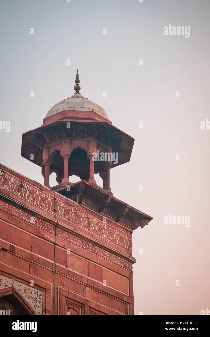 A vertical shot of the Taj Mahal, a monument in Agra, India Stock Photo ...