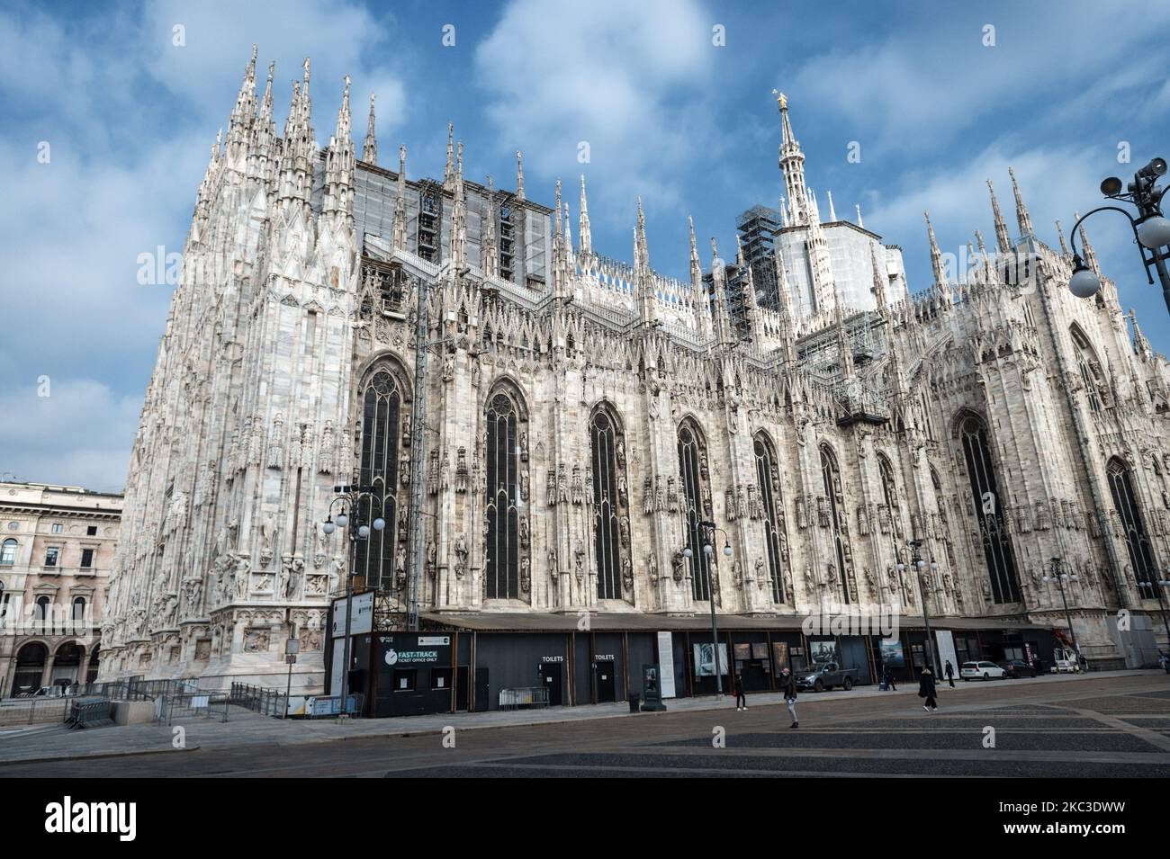Daily life in milan hi-res stock photography and images - Alamy