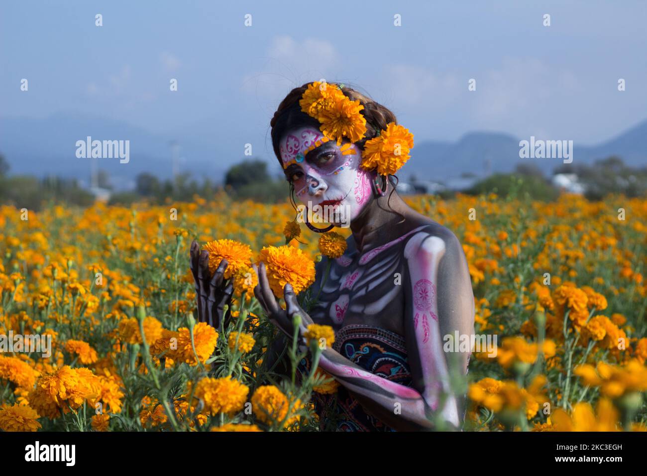 Mexico female muralist hi-res stock photography and images - Alamy