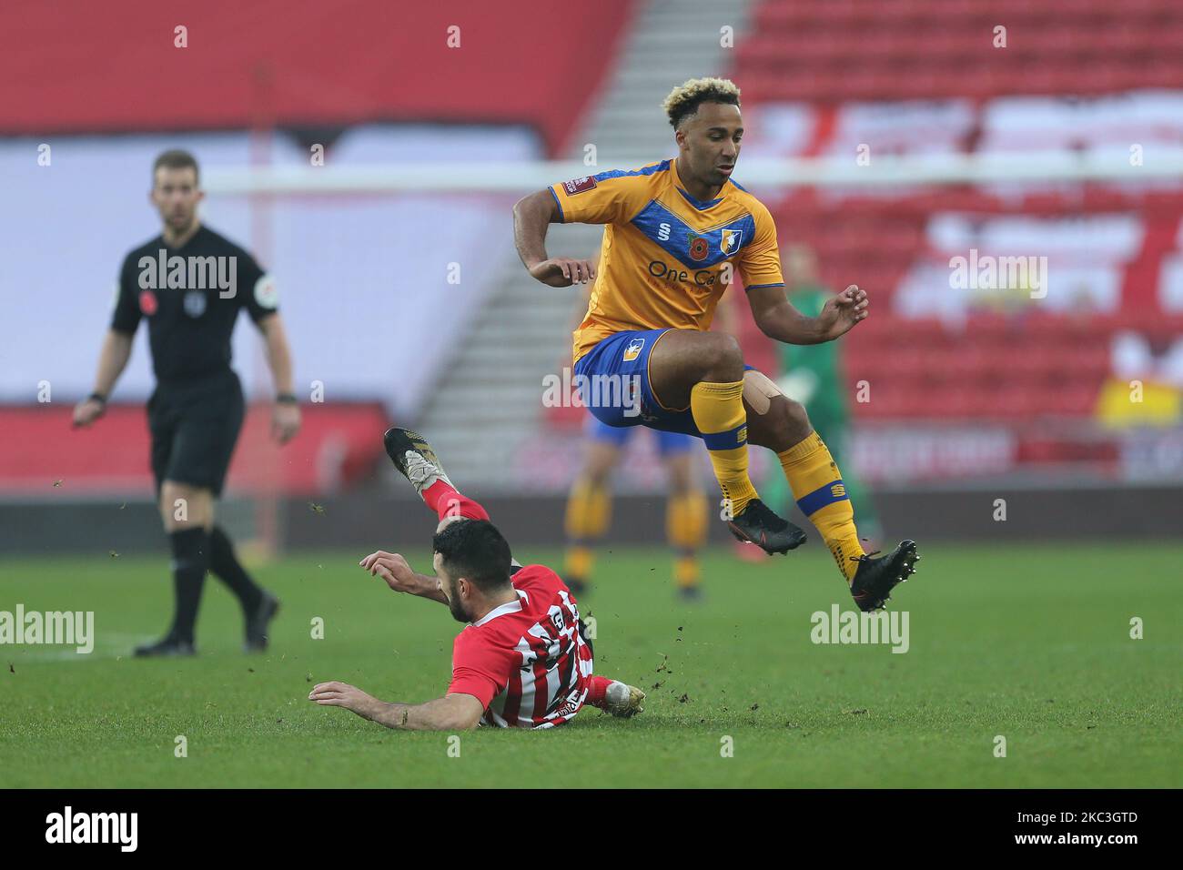 Nicky Maynard of Mansfield Town during the FA Cup match between ...