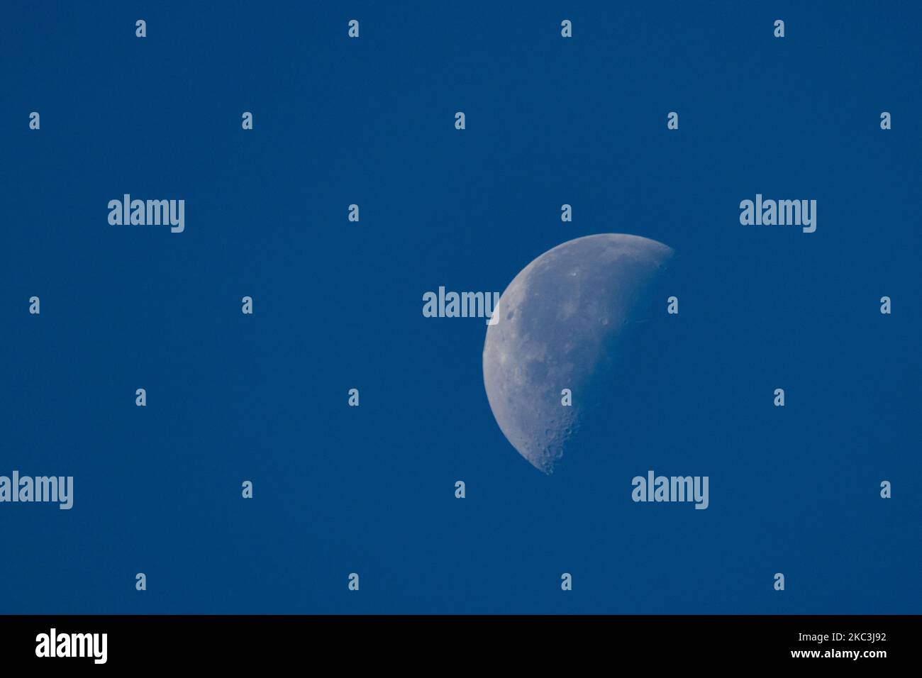Lunar phases northern hemisphere hi-res stock photography and images ...