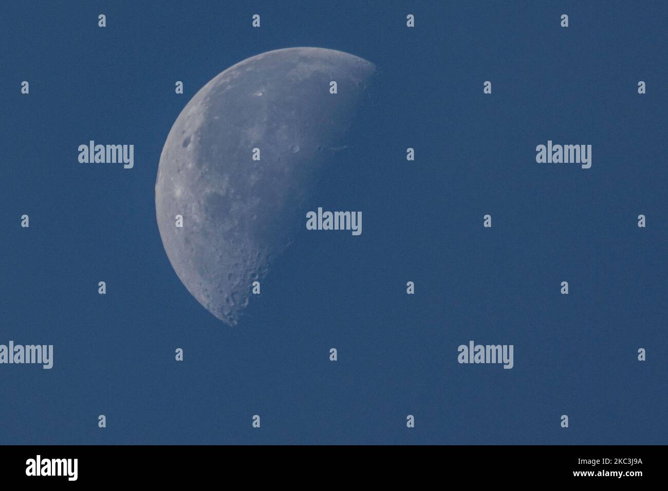 Lunar phases northern hemisphere hi-res stock photography and images ...