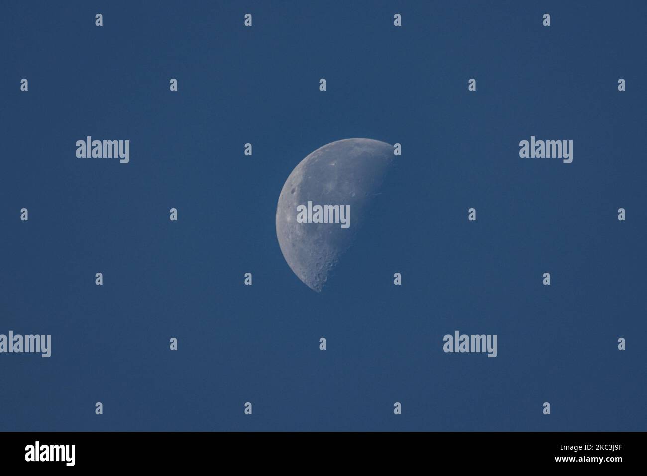 Lunar phases northern hemisphere hi-res stock photography and images ...