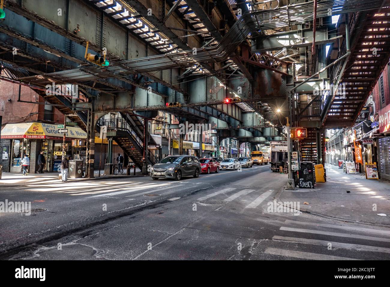 Manhattan bridge trains hi-res stock photography and images - Alamy
