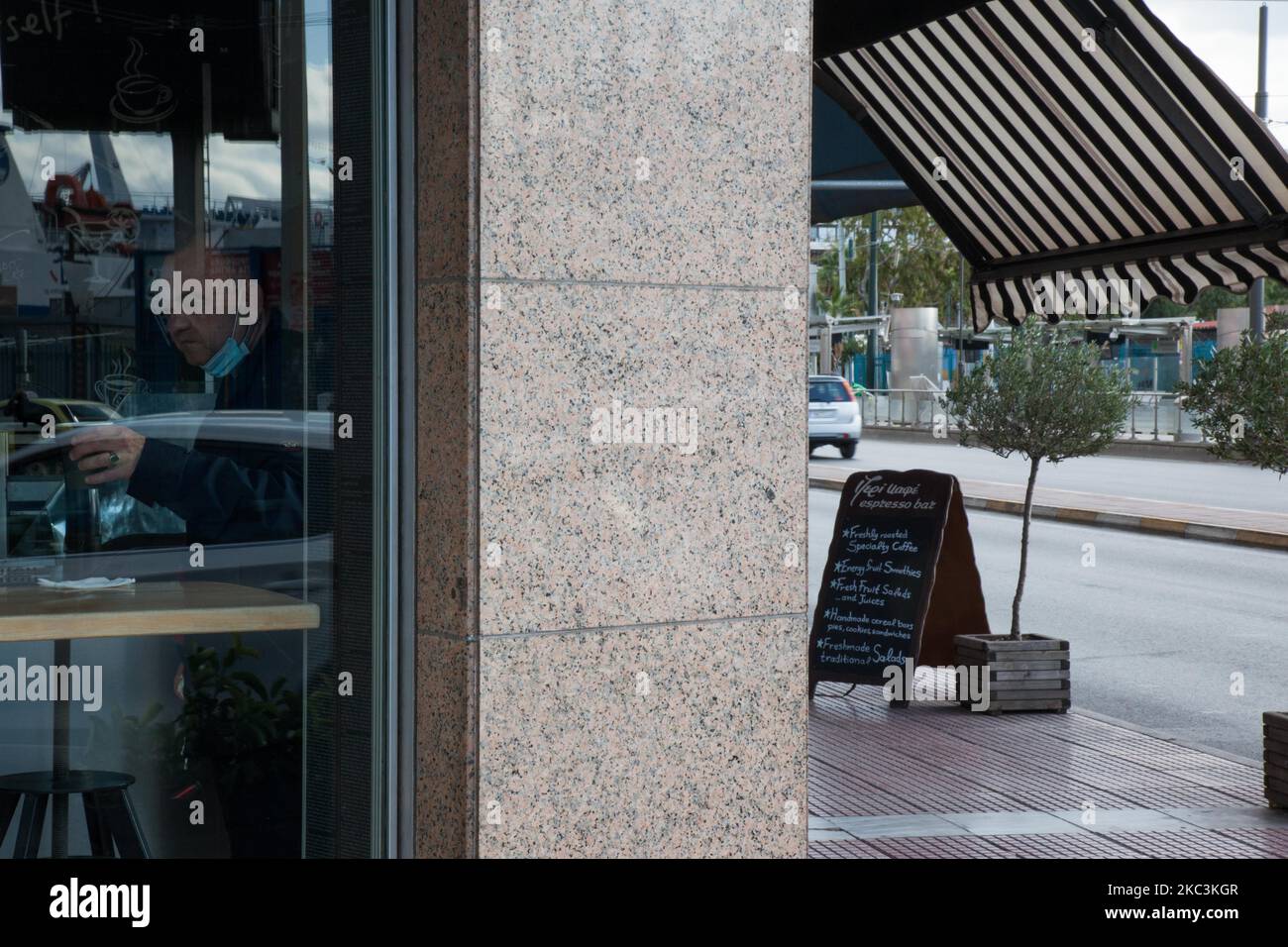 Delivery from pharmacies hi-res stock photography and images - Alamy