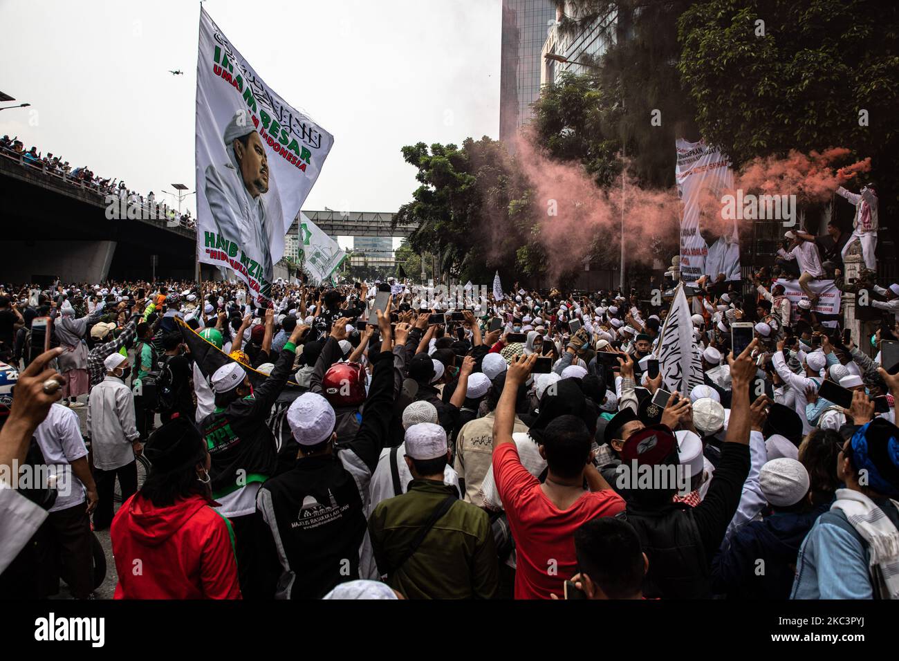 Islam Cleric from Indonesia Habib Rizieq Shihab return home to ...