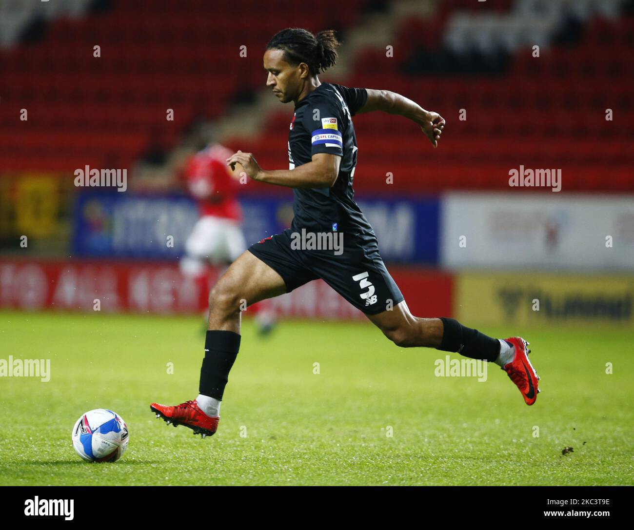 Joe widdowson leyton orient hi-res stock photography and images - Alamy