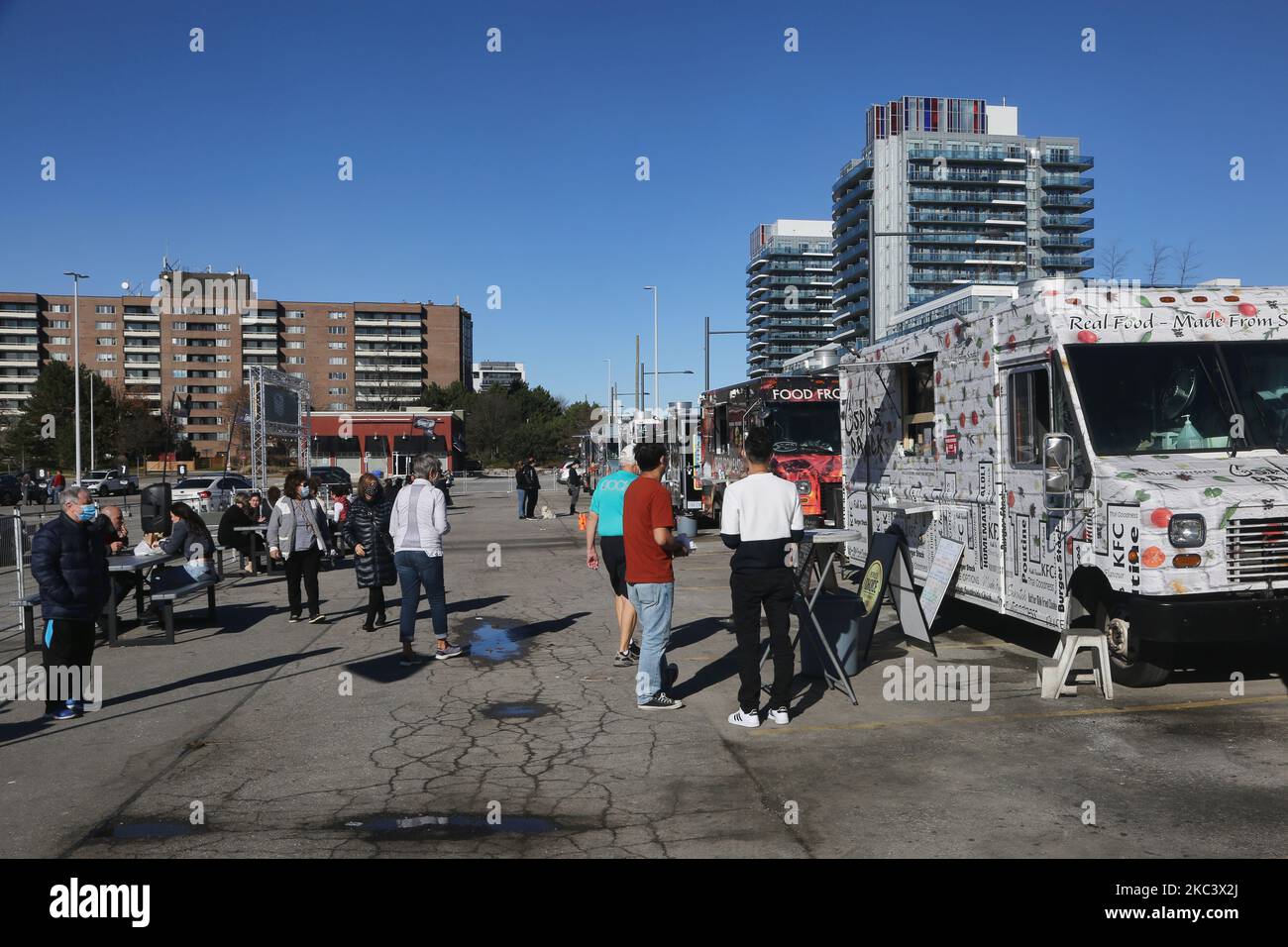 Drive thru market concept hi-res stock photography and images - Alamy