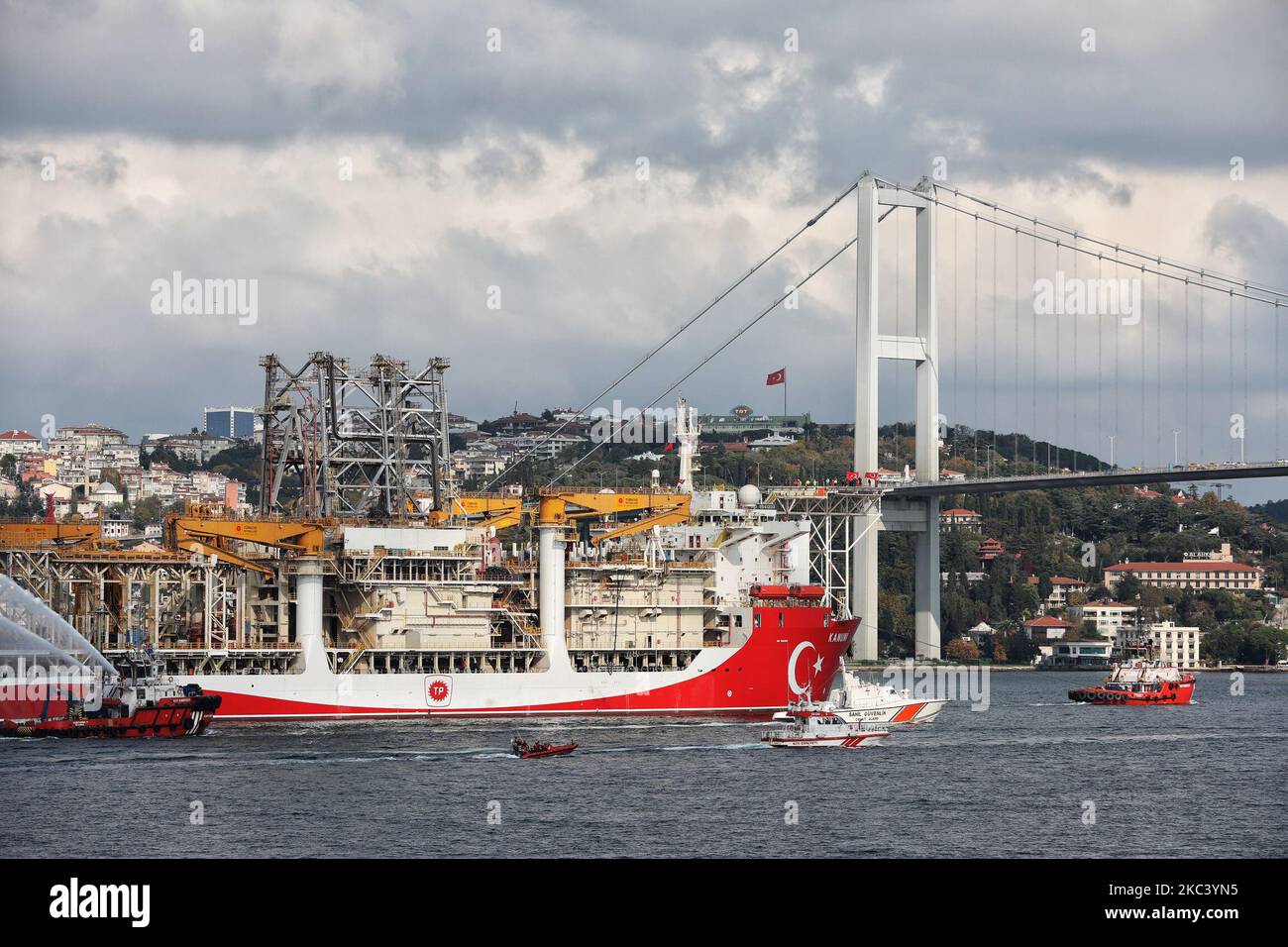 Turkey's third drill ship Kanuni, was moved from Istanbul to the Black ...