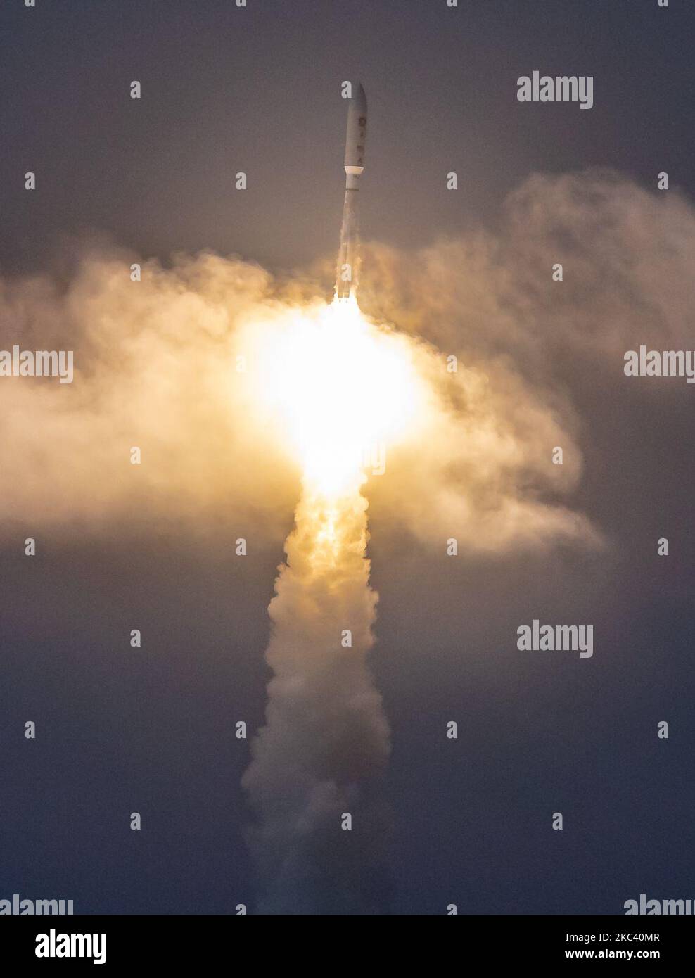 Nov 13, 2020 - A ULA Atlas V lift off from launch pad 41 at the Cape ...