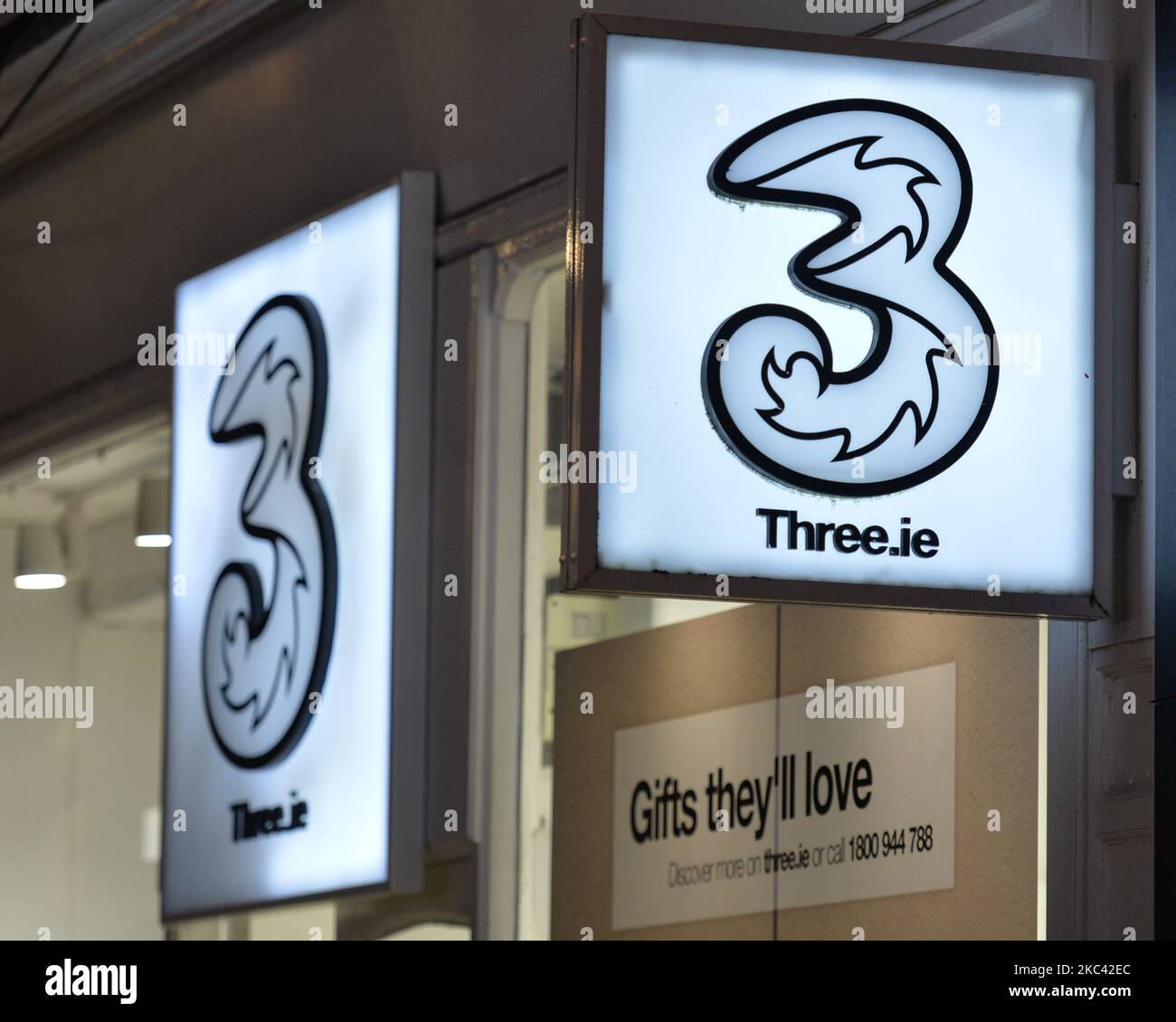 Three ie logo hi-res stock photography and images - Alamy