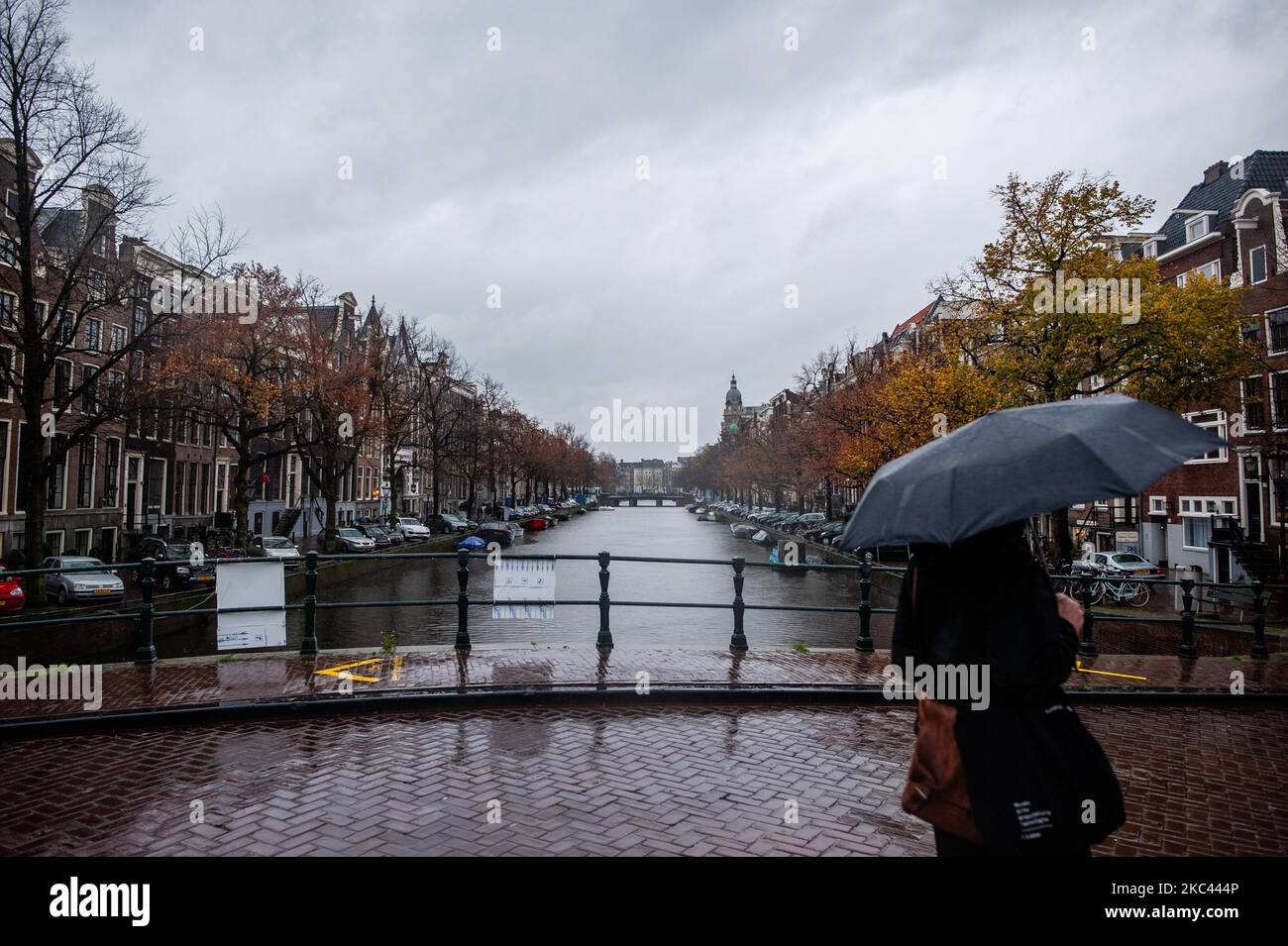 The streets of the center of Amsterdam are almost empty without tourism ...