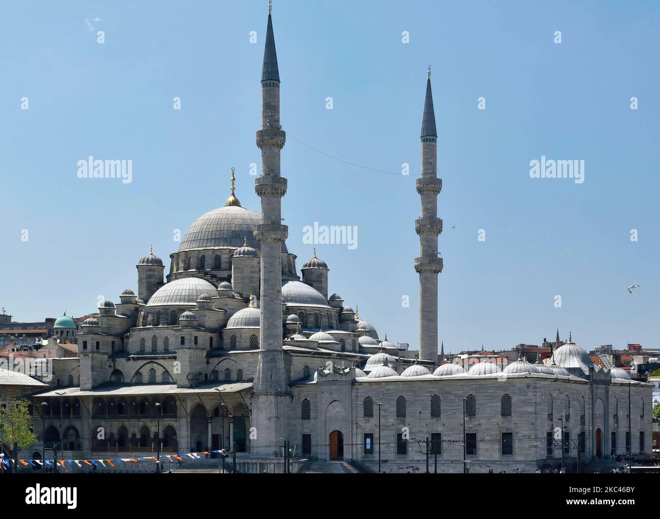 The Yeni Cami Mosque in Istanbul, Turkey Stock Photo - Alamy