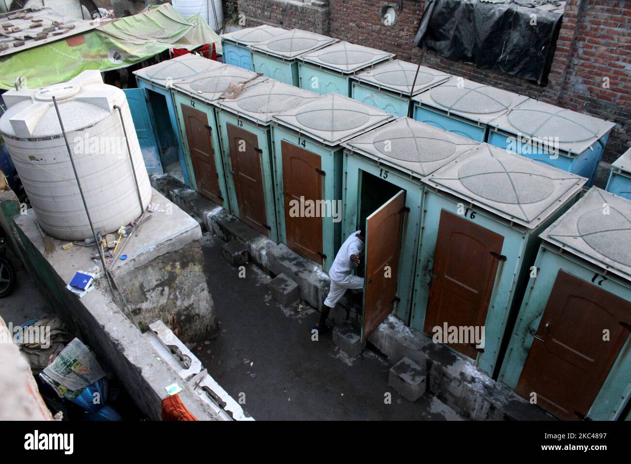 Without without toilets hi-res stock photography and images - Alamy