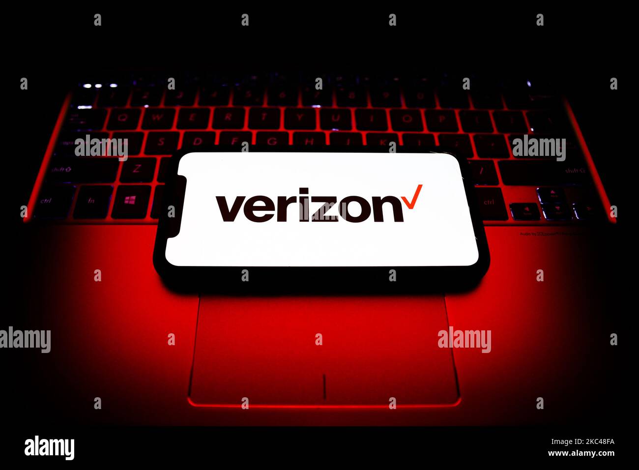 Verizon Wireless Logo Red