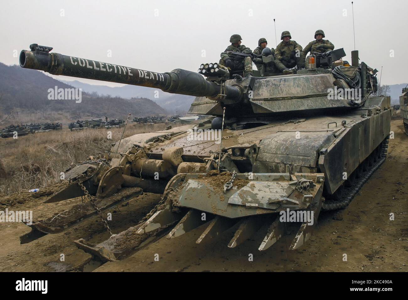 USFK(United States Forces in Korea) soldiers take part in an war game ...