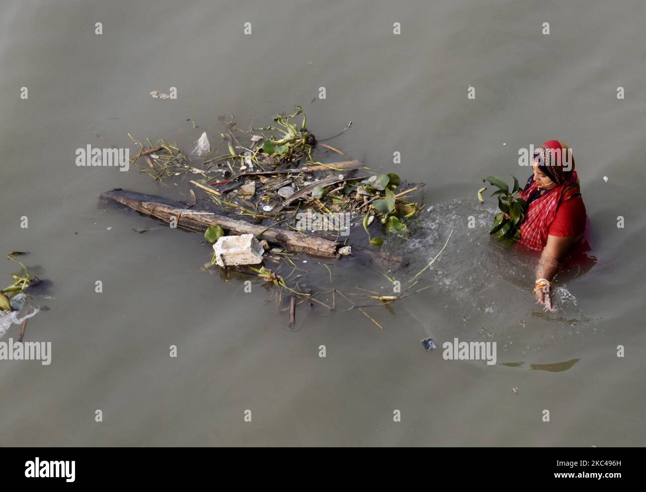 Indian woman worshipping god hi-res stock photography and images - Alamy