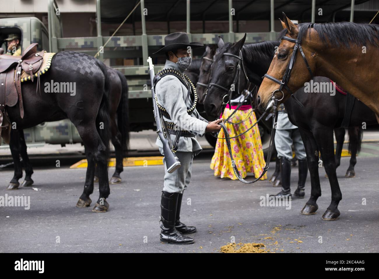 Actresses and actors disguised as characters from the Mexican ...
