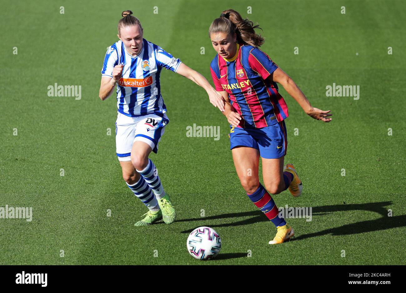 Sanni Franssi and Lieke Martens during the match between FC Barcelona ...