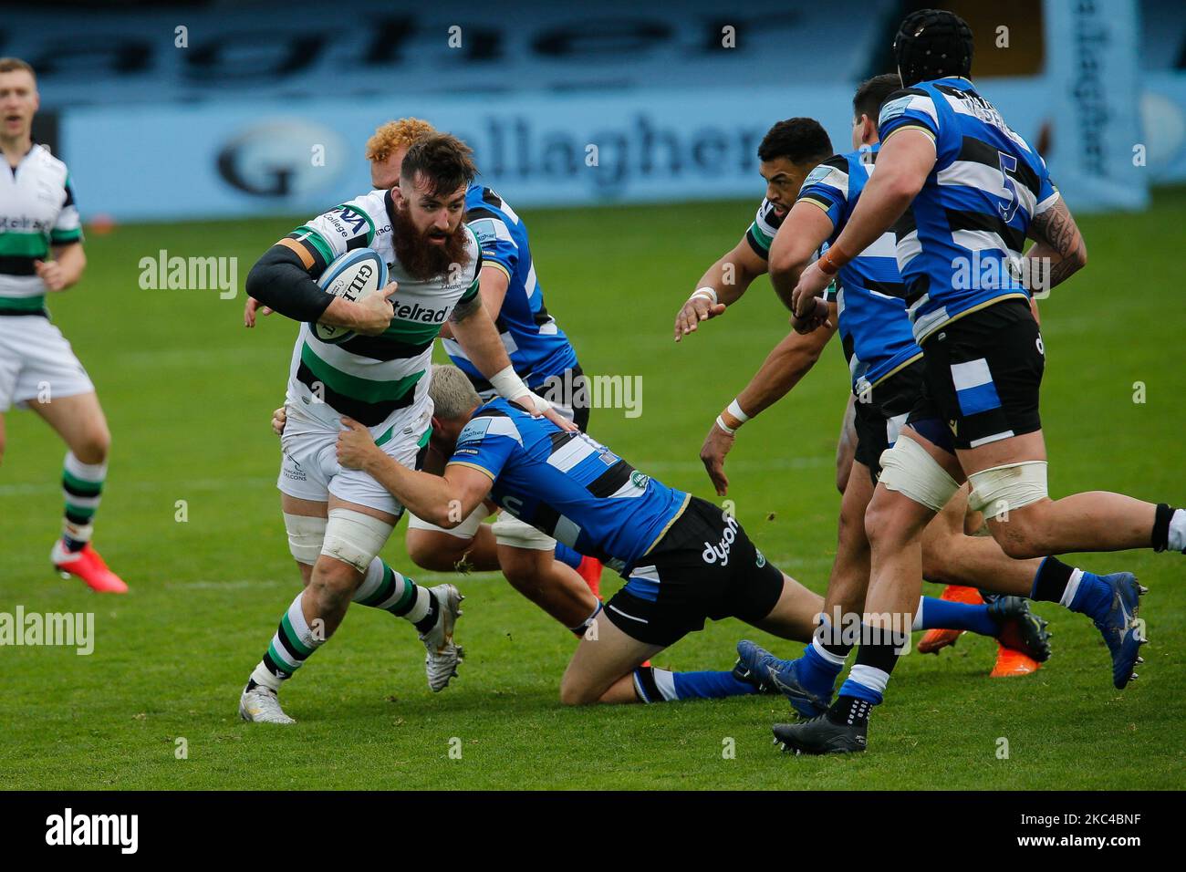 Gary Graham of Newcastle Falcons on the attack during the Gallagher ...