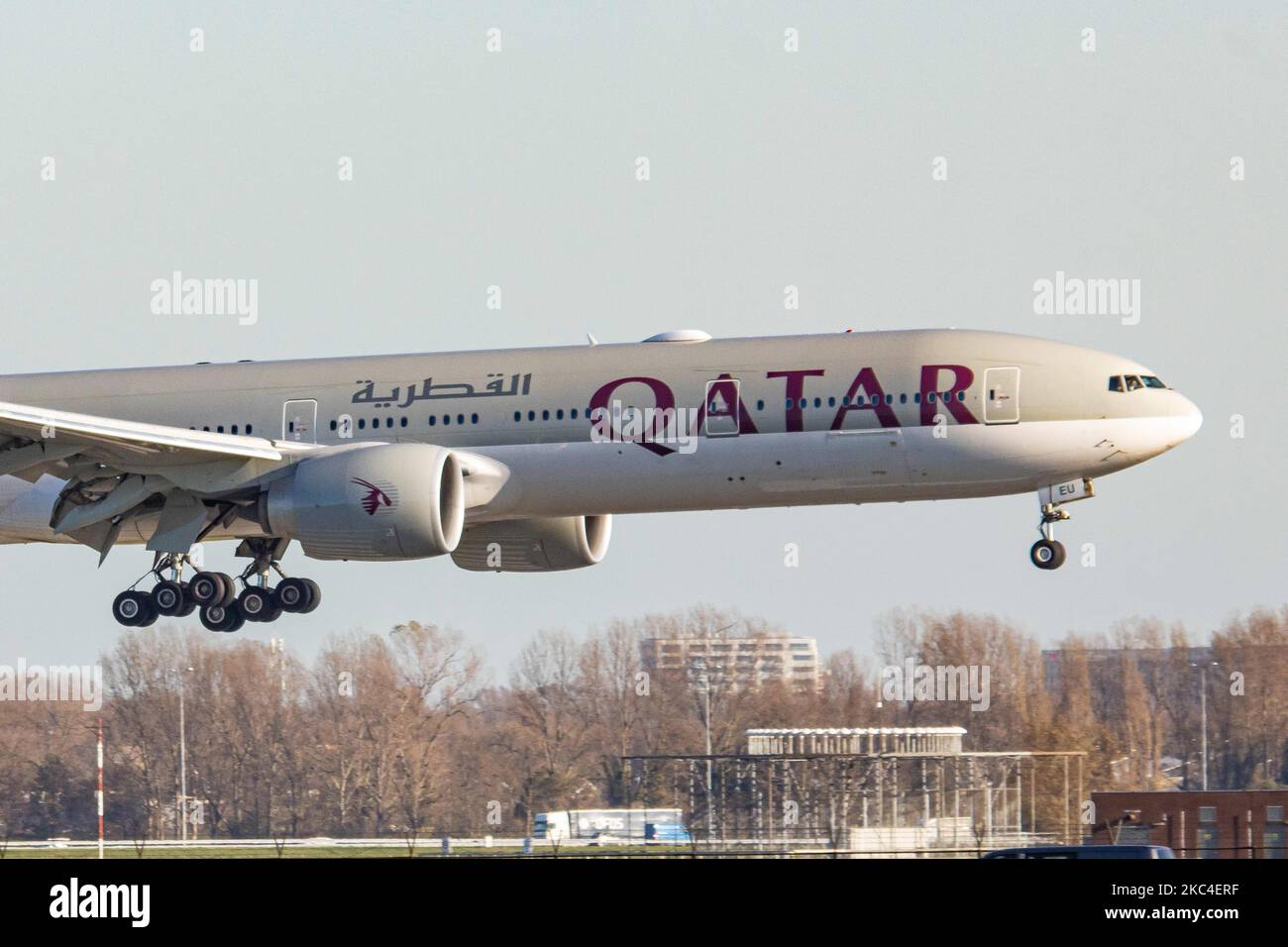 Qatar Airways Boeing 777-300 aircraft as seen on final approach flying ...
