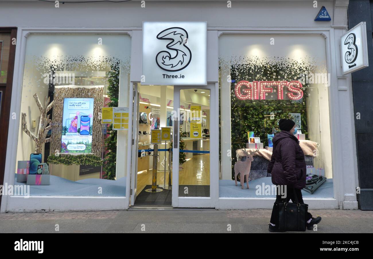 Three ie logo hi-res stock photography and images - Alamy