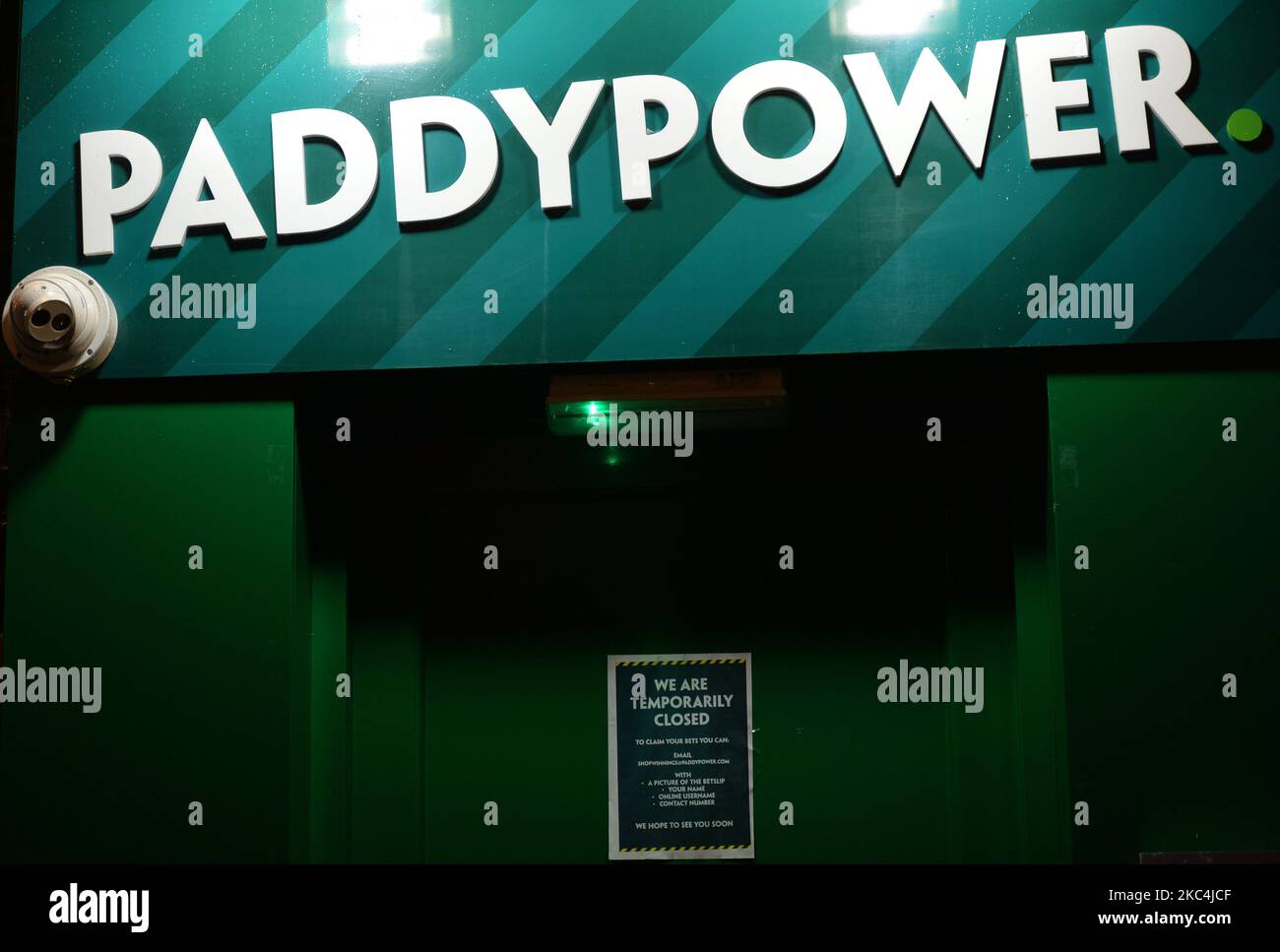 Paddy power logo hi-res stock photography and images - Alamy