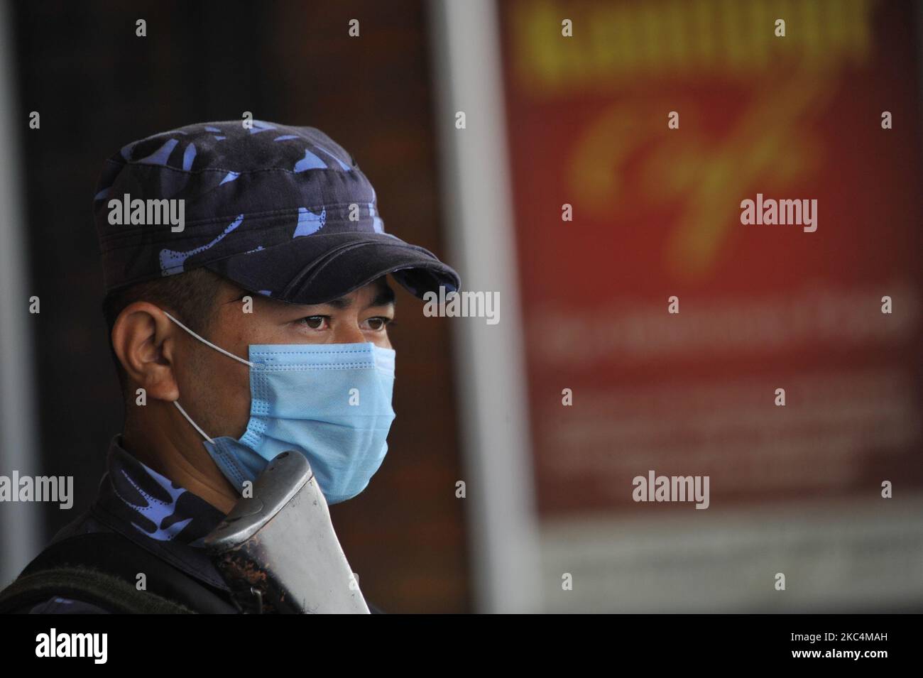 Nepal Police security guard for Indian Foreign Secretary Harsh Vardhan ...