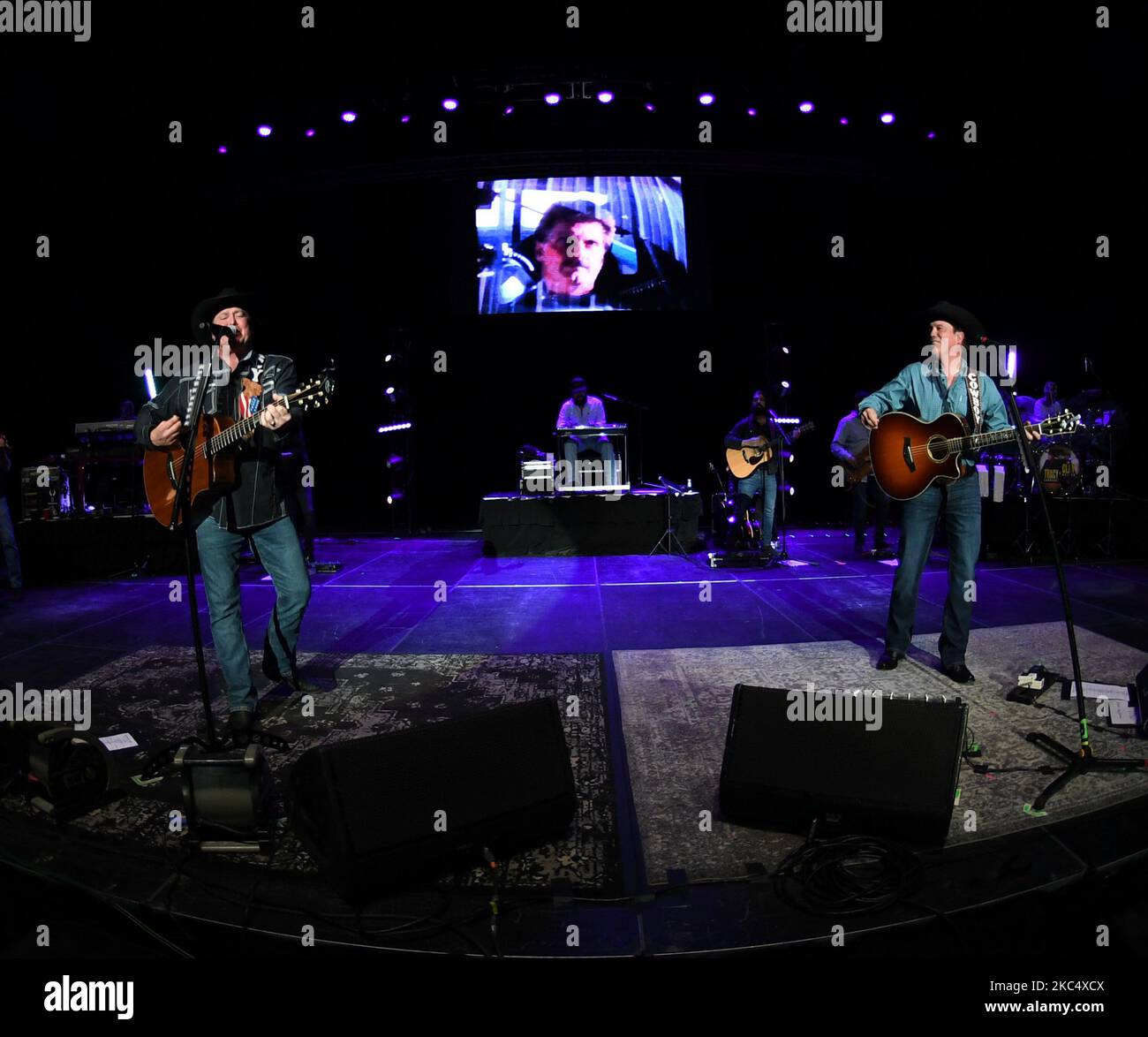 November 3, 2022, Norfolk, Virginia, USA: CLAY WALKER and TRACY ...