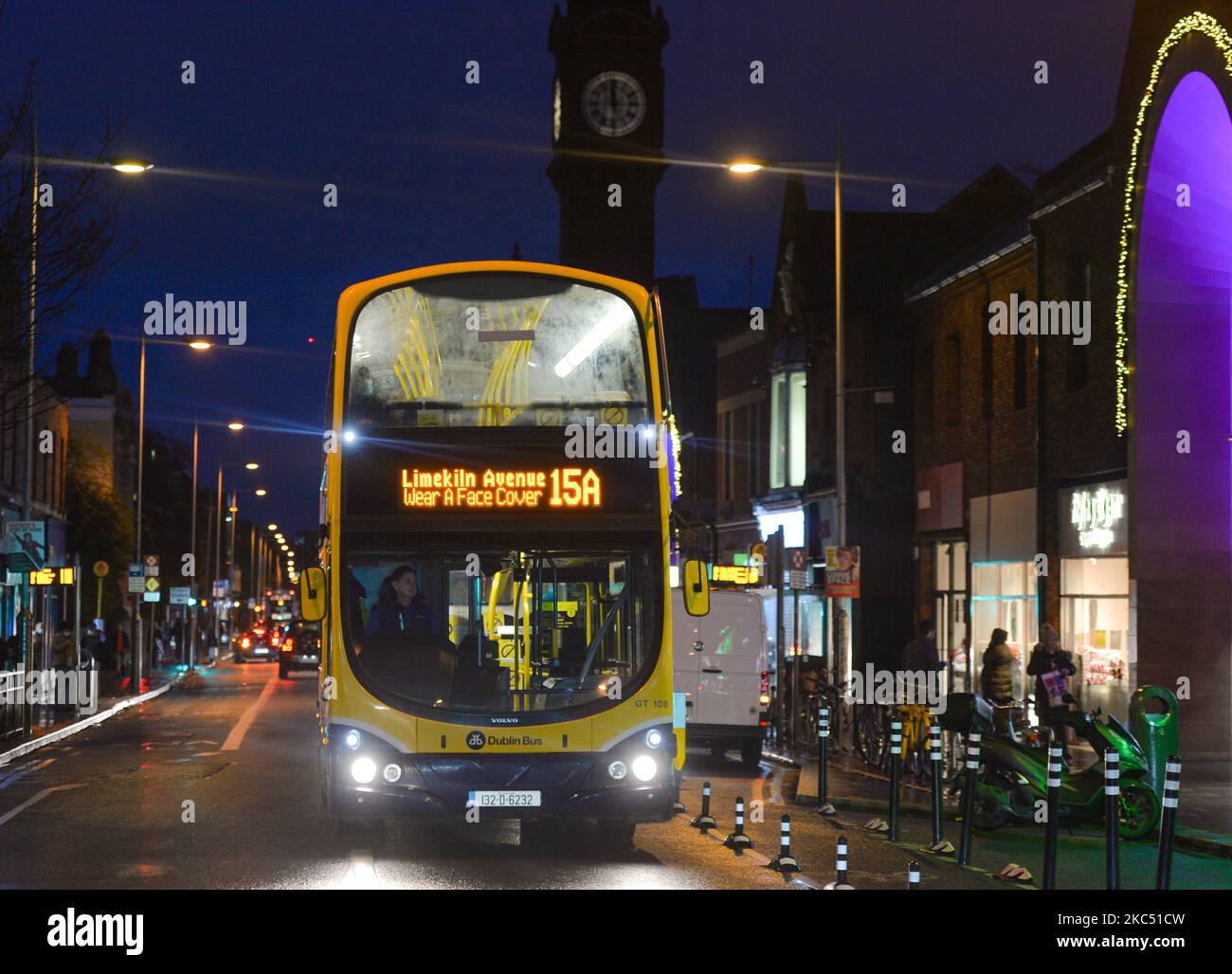 Number 5 bus hi-res stock photography and images - Alamy