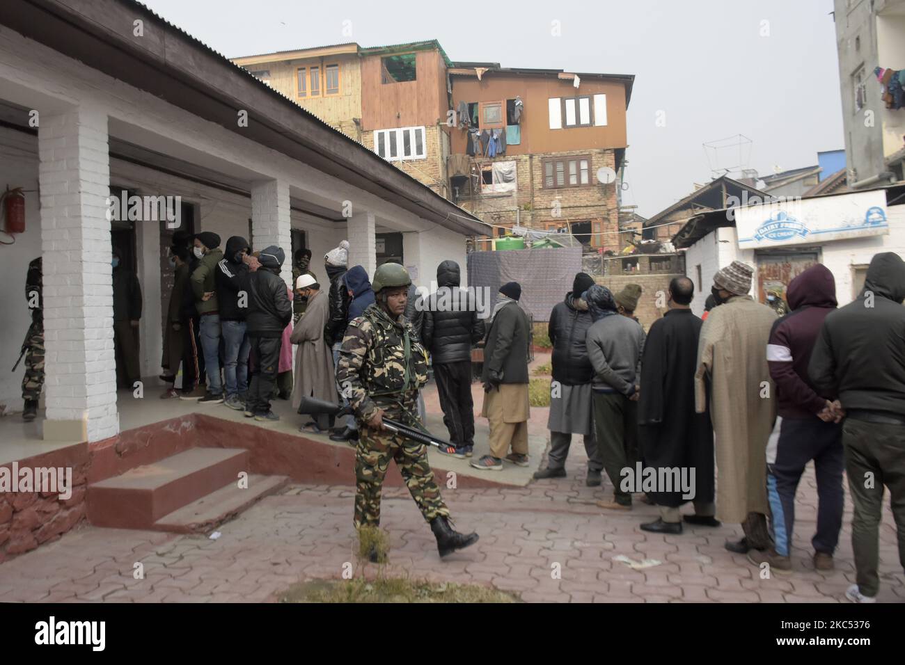 Indian election line hi-res stock photography and images - Alamy
