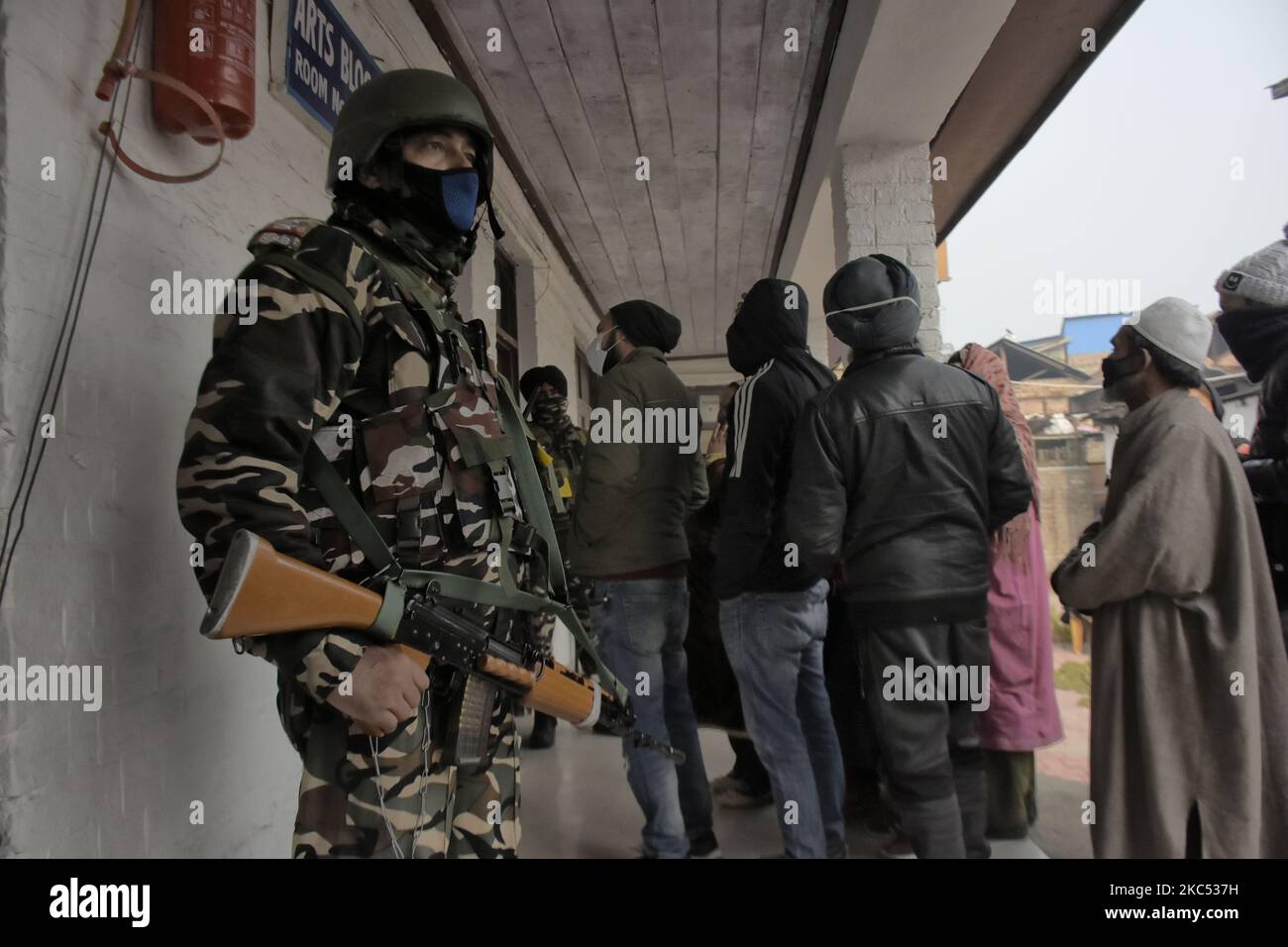 Indian election line hi-res stock photography and images - Alamy