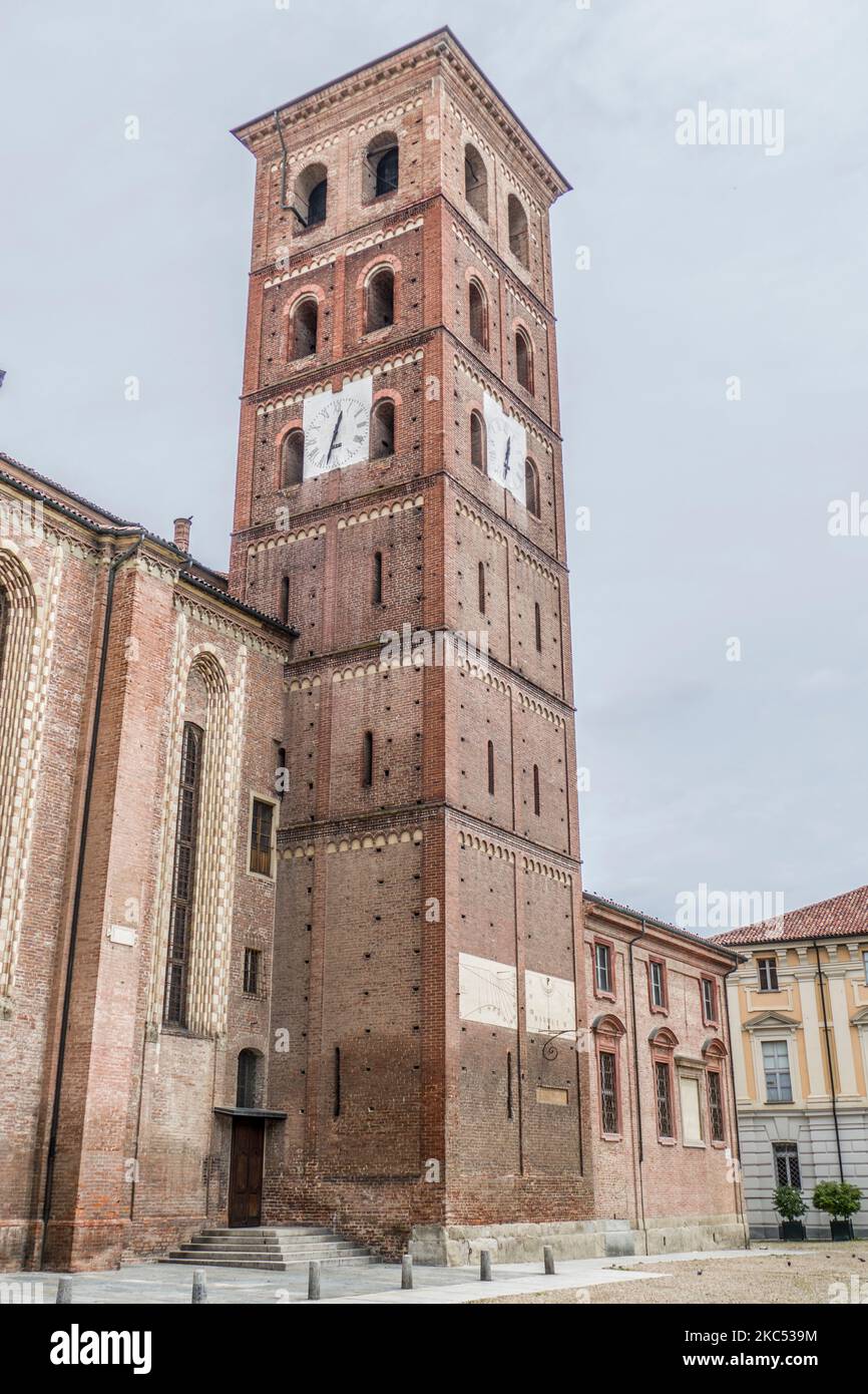 Capital romanico romanico hi-res stock photography and images - Alamy